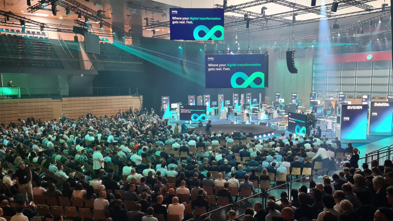 evosoft auf der Konferenz für digitale Transformation "Realize LIVE ...